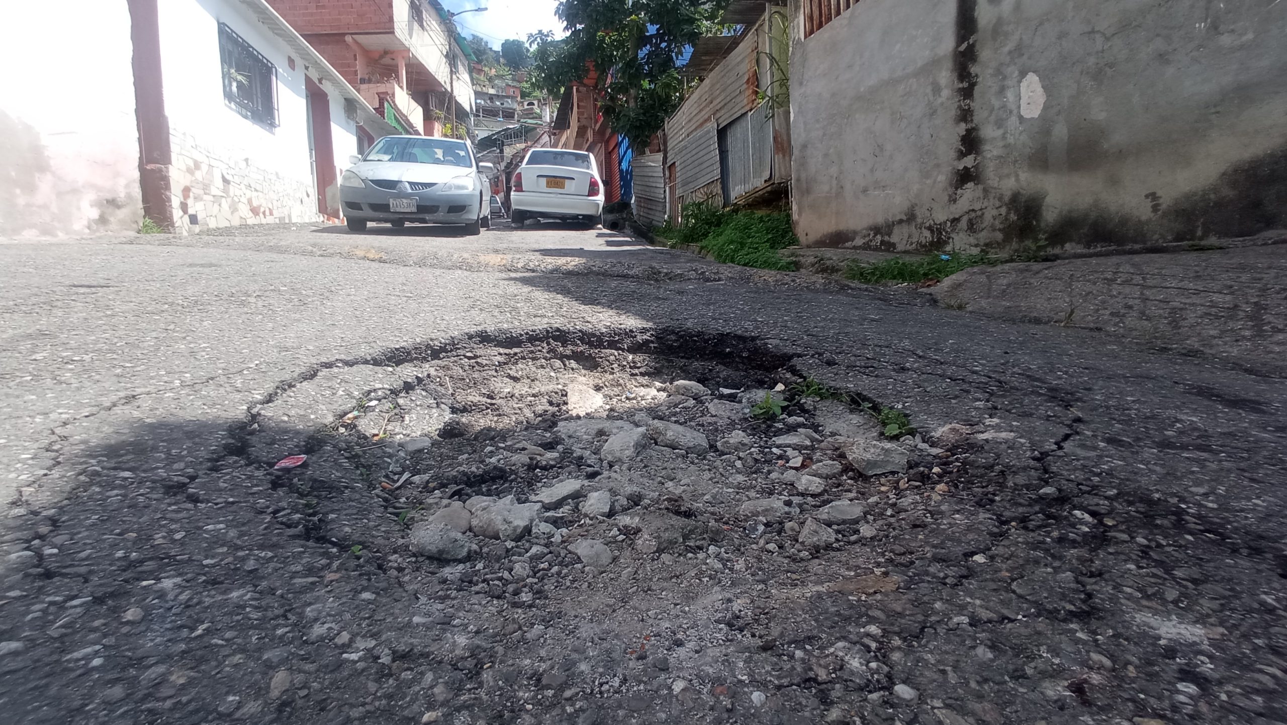 Huecos se apoderan de Aquiles Nazoa - Diario Avance