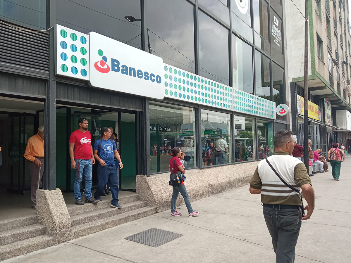 Banesco amplía horario de transferencias y pago móvil